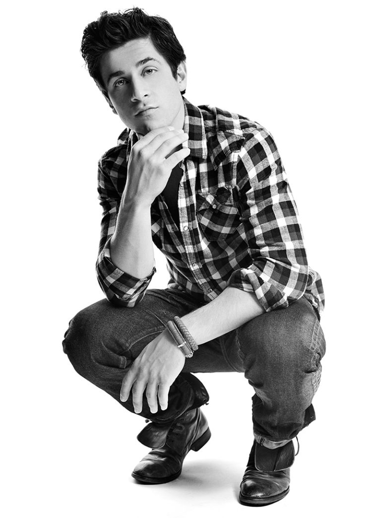 David Henrie Interview: “There’s Someone out There That’s Got My Eye ...